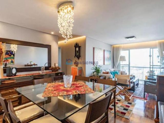Apartamento com 3 dormitórios, 1 suíte, 2 vagas de garagem no Bosque da Saúde