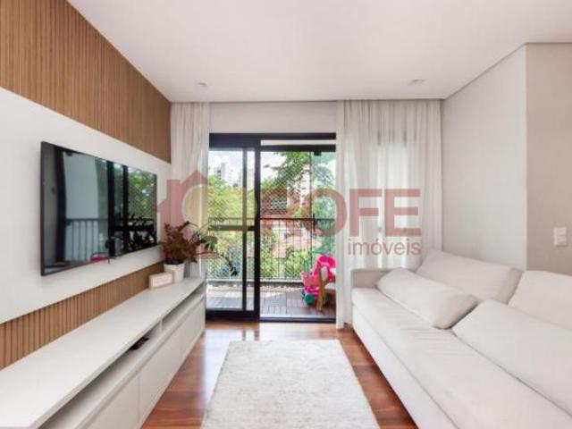 Apartamento com 3 dormitórios, 1 suíte, 2 vagas e com 118m² Moema