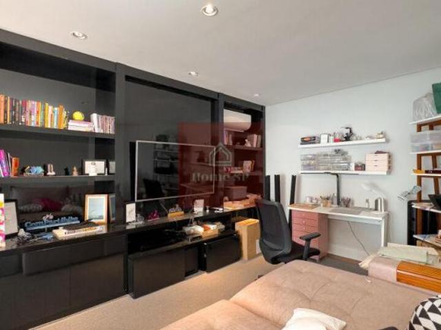 Apartamento com 3 dormitórios, 1 suíte, 2 vagas e com 160m² Brooklin