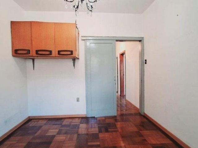Apartamento com 3 dormitórios, 1 vaga coberta, no bairro Petrópolis, em Porto Al