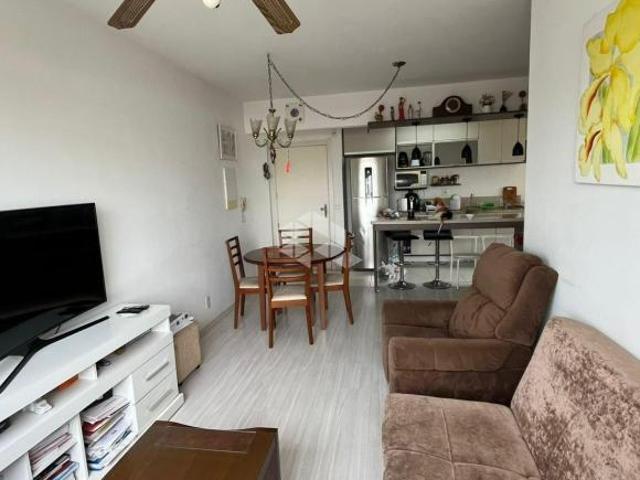 Apartamento com 3 dormitórios, 1 vaga na zona norte de Porto Alegre