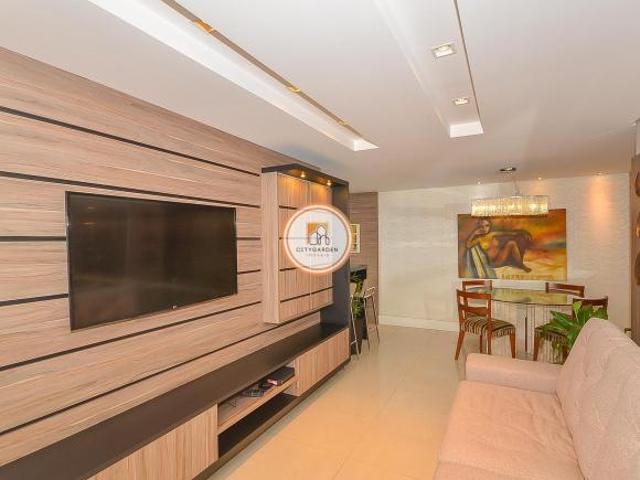 Apartamento com 3 dormitórios, 2 banheiros à Venda por R$ 750.000,00