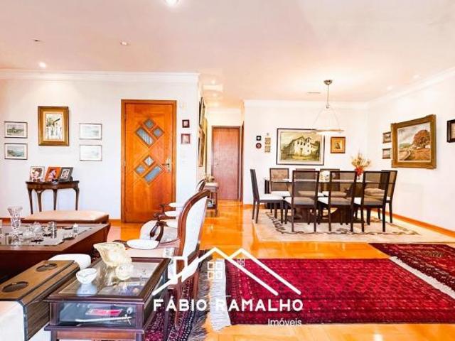 Apartamento com 3 dormitórios, 2 suítes, e 4 vagas de garagens, para venda na Vila Suzana