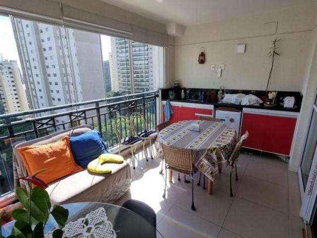 Apartamento com 3 dormitórios 2 vagas a venda no Morumbi