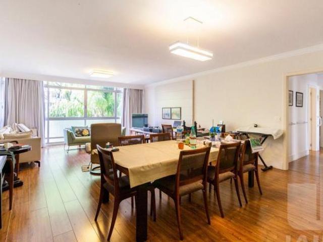 Apartamento com 3 Dormitórios 2 Vagas em Higienópolis