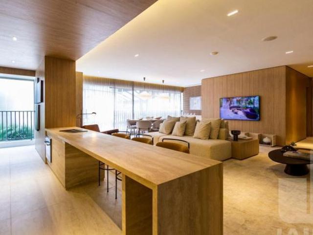 Apartamento com 3 Dormitórios 2 Vagas em Higienópolis