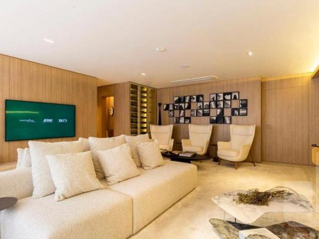 Apartamento com 3 Dormitórios 2 Vagas em Higienópolis
