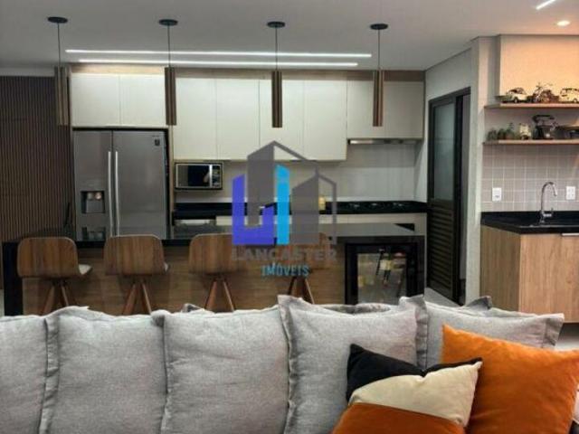 Apartamento com 3 dormitórios, 3 suítes e 2 vagas de garagem, na Vila Assunção