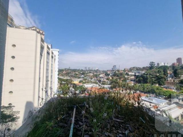 Apartamento com 3 dormitórios,3 suítes e 3 vagas Vista incrivel para o Vale do Pacaembu