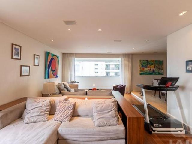 Apartamento com 3 Dormitórios 3 Vagas em Higienópolis