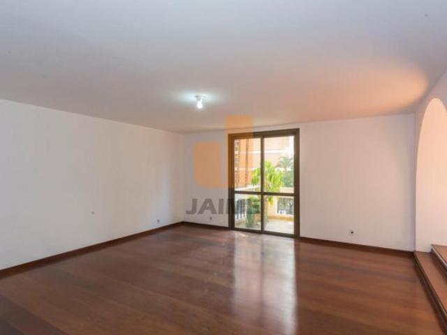 Apartamento com 3 Dormitórios 3 Vagas em Higienópolis