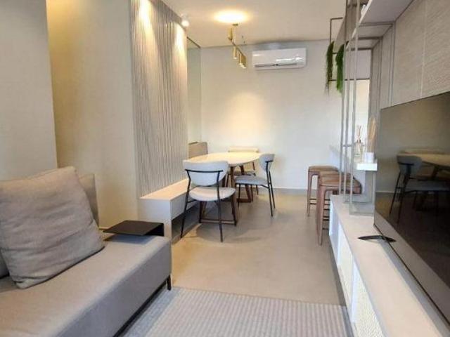 Apartamento com 3 Dormitórios, varanda gourmet, 2 vagas em andar alto com vista livre