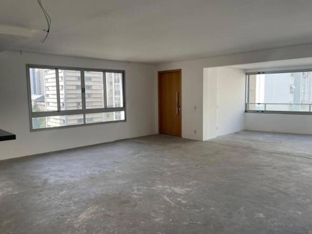 Apartamento com 3 dormitórios à venda na Alameda Lorena