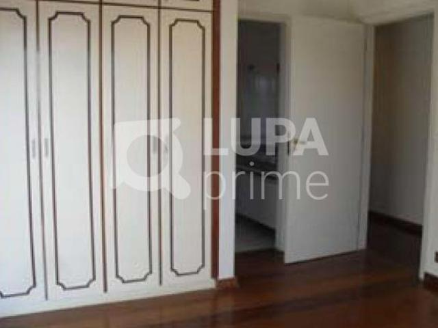 Apartamento com 3 dormitórios à venda na Vila Ester!