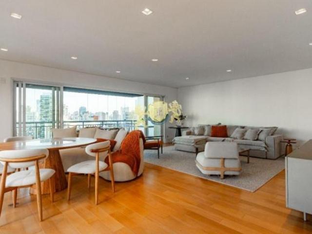 Apartamento com 3 dormitórios à venda na Vila Olímpia SP