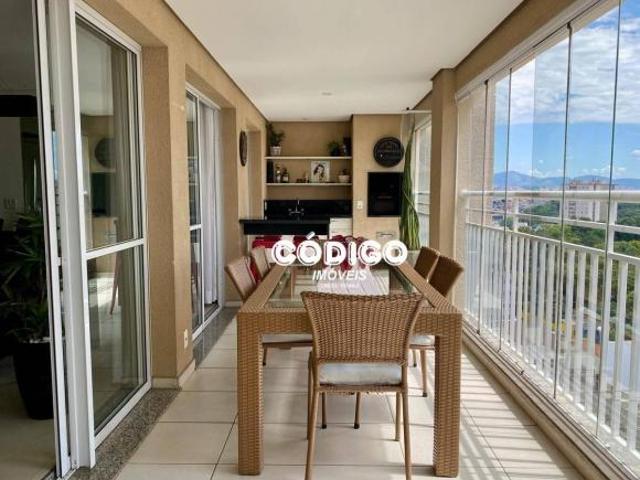 Apartamento com 3 dormitórios à venda no Condomínio Parque Clube,, 134 m² por R$ 1.490.000 Vila A