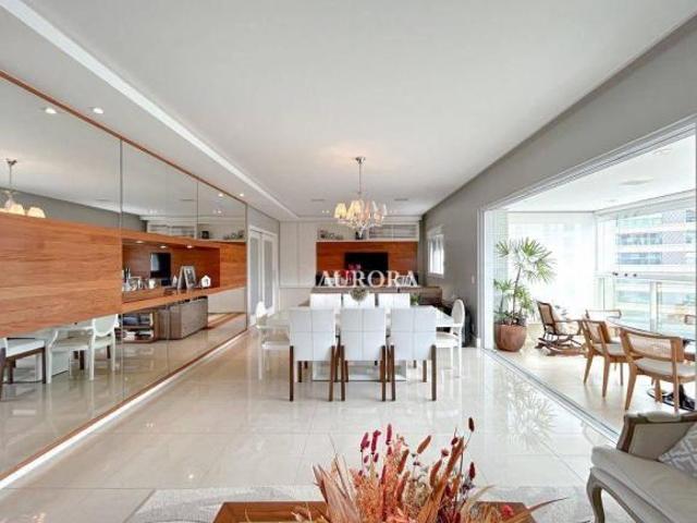 Apartamento com 3 dormitórios à venda no Edifício Torre Valverde, com 200 m² por R$ 2.300.000 Gleb