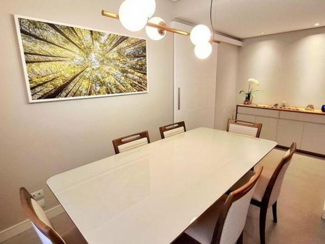 Apartamento com 3 dormitórios, À VENDA no Embaré