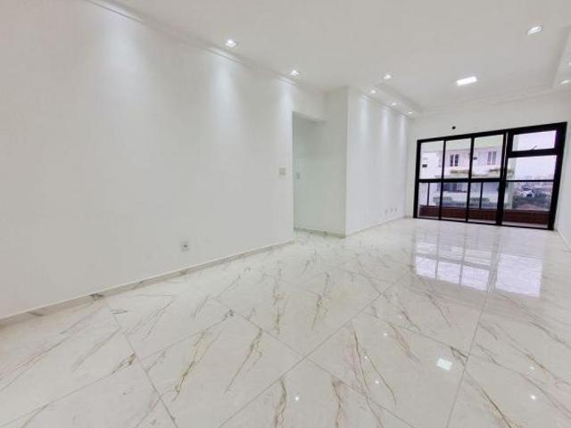 Apartamento com 3 dormitórios, À VENDA no Embaré