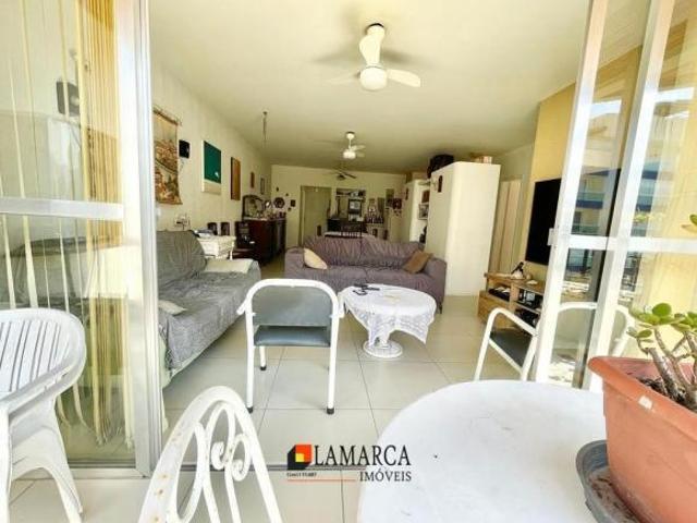 Apartamento com 3 dormitorios a venda no Guaruja