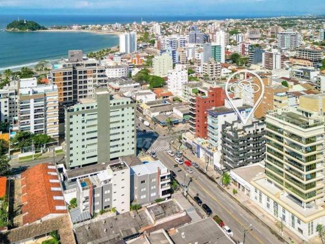 Apartamento com 3 dormitórios à venda por R$ 2.150.000,00 Centro Guaratuba/PR