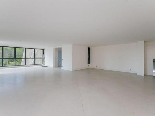 Apartamento com 3 dormitórios à venda por R$ 7.640.000,00 Água Verde Curitiba/PR