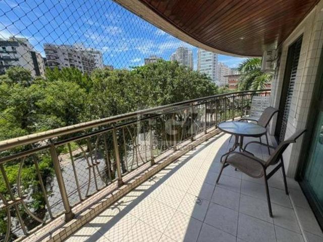 Apartamento com 3 dormitórios à venda, 143 m² por R$ 1.650.000,00 Ponta da Praia Santos/SP