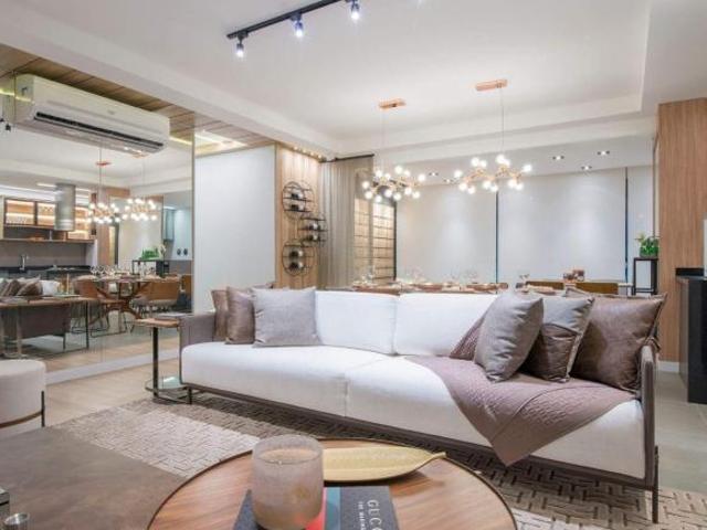 Apartamento com 3 dormitórios à venda, 143m²