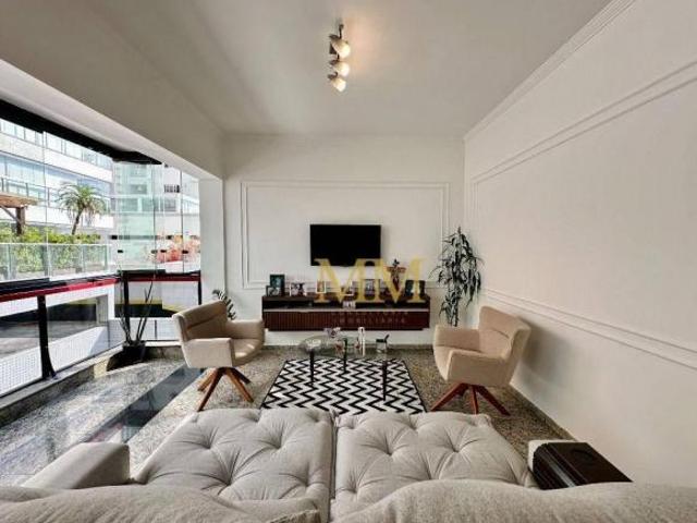 Apartamento com 3 dormitórios à venda, 140 m² por R$ 1.180.000,00 Embaré Santos/SP
