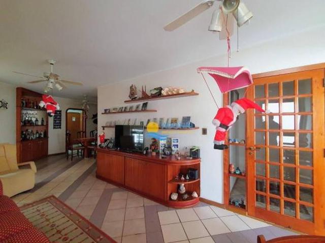 Apartamento com 3 dormitórios à venda, 140 m² por R$ 750.000,00 Pitangueiras Guarujá/SP