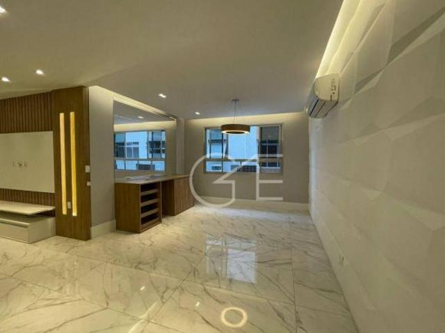 Apartamento com 3 dormitórios à venda, 140 m² por R$ 900.000,00 Marapé Santos/SP