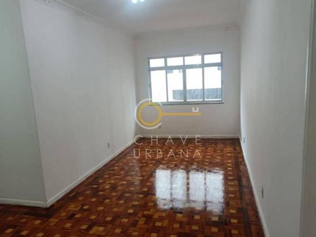 Apartamento com 3 dormitórios à venda, 142 m² por R$ 640.000,00 Pompéia Santos/SP