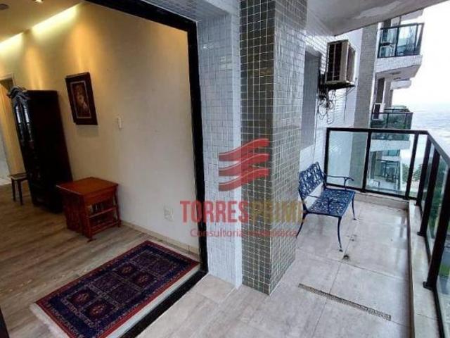 Apartamento com 3 dormitórios à venda, 146 m² por R$ 1.800.000,00 Boqueirão Santos/SP