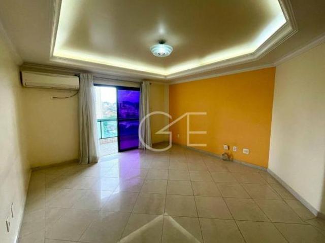 Apartamento com 3 dormitórios à venda, 150 m² por R$ 1.100.000,00 Embaré Santos/SP