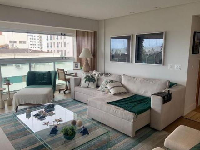Apartamento com 3 dormitórios à venda, 151 m² por R$ 1.800.000,00