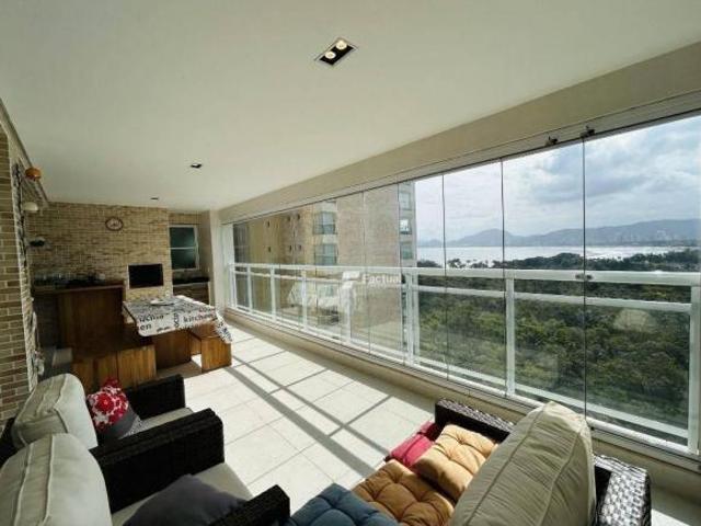 Apartamento com 3 dormitórios à venda, 158 m² por R$ 1.300.000,00 Enseada Guarujá/SP