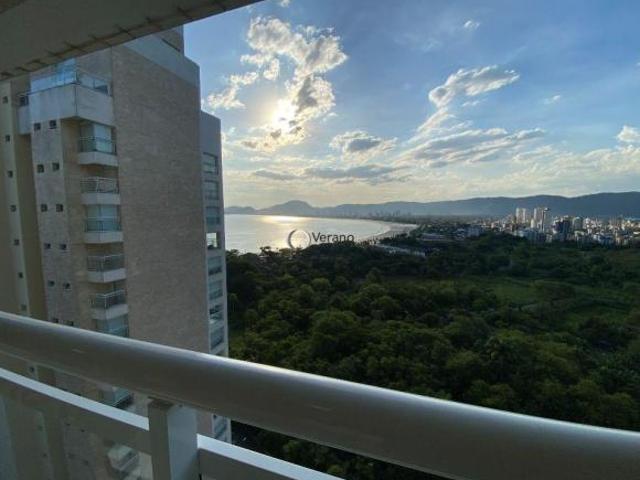 Apartamento com 3 dormitórios à venda, 158 m² por R$ 1.800.000,00