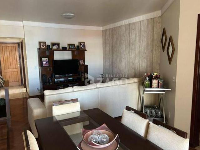 Apartamento com 3 dormitórios à venda, 165 m² por R$ 520.000,00 São Benedito Uberaba/MG