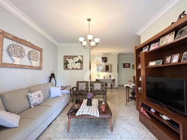 Apartamento com 3 dormitórios à venda, 174 m² por R$ 2.080.000,00 Embaré Santos/SP