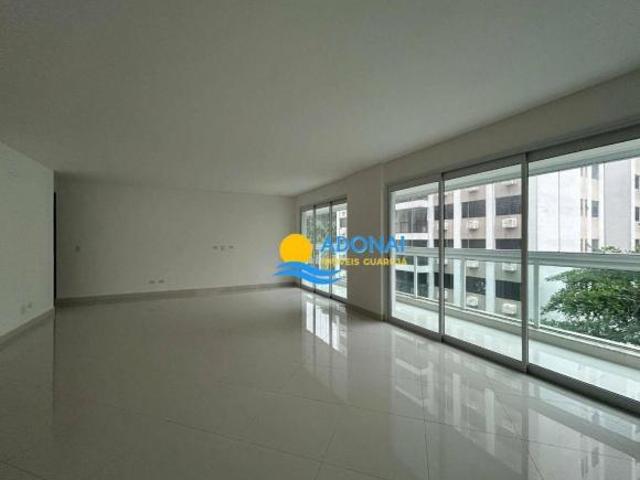 Apartamento com 3 dormitórios à venda, 175 m² por R$ 998.000,00 Pitangueiras Guarujá/SP