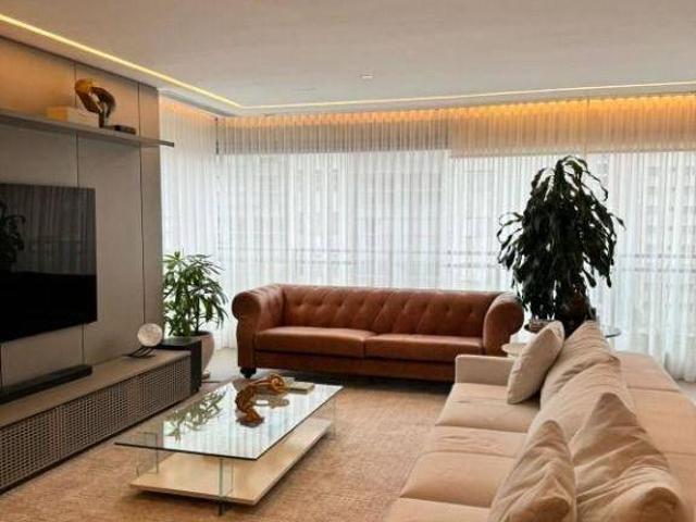 Apartamento com 3 dormitórios à venda, 180 m² por R$ 7.000.000,00 Moema São Paulo/SP