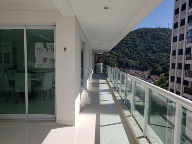 Apartamento Beira Mar à Venda no Centro de Guarujá