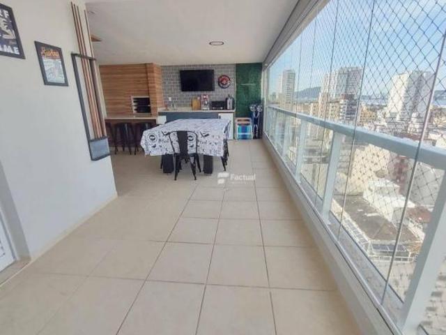 Apartamento à venda na Praia da Enseada, Guarujá / SP