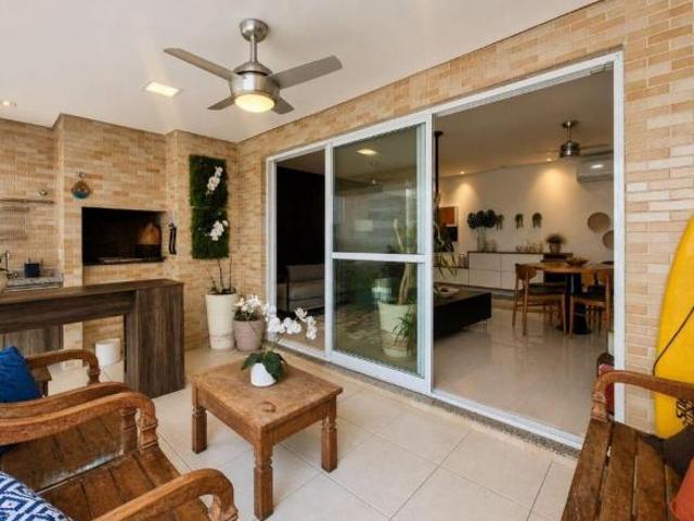 Apartamento com 3 dormitórios à venda, 103 m² por R$ 1.250.000,00 Ponta da Praia Santos/SP