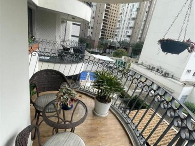 Apartamento com 3 dormitórios à venda, 100 m² em Moema