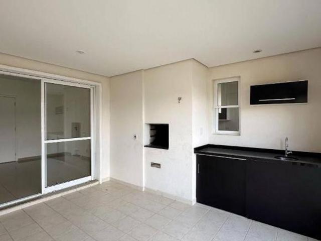 Apartamento com 3 dormitórios à venda, 107 m² por R$ 1.450.000,00 Empresarial 18 do Forte Baruer
