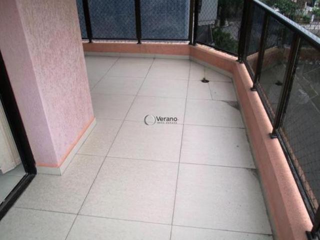 Apartamento com 3 dormitórios à venda, 104 m² por R$ 550.000,00 E