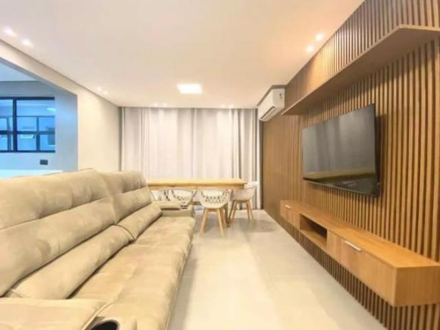 Apartamento com 3 dormitórios à venda, 106 m² por R$ 997.000,00 Ponta da Praia Santos/SP