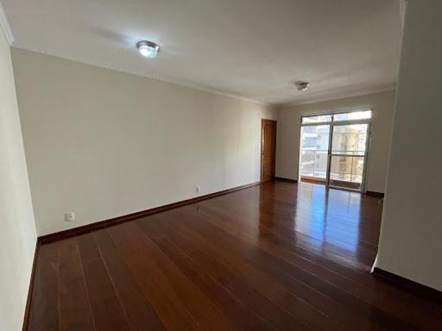 Apartamento com 3 dormitórios à venda, 110 m² no Edifício Orly no Centro de Campinas/SP