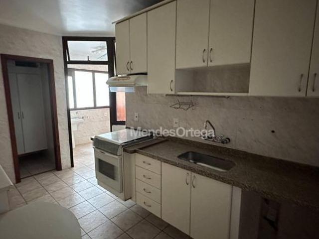 Apartamento com 3 dormitórios à venda, 110 m² por R$ 615.000,00 Centro Sorocaba/SP